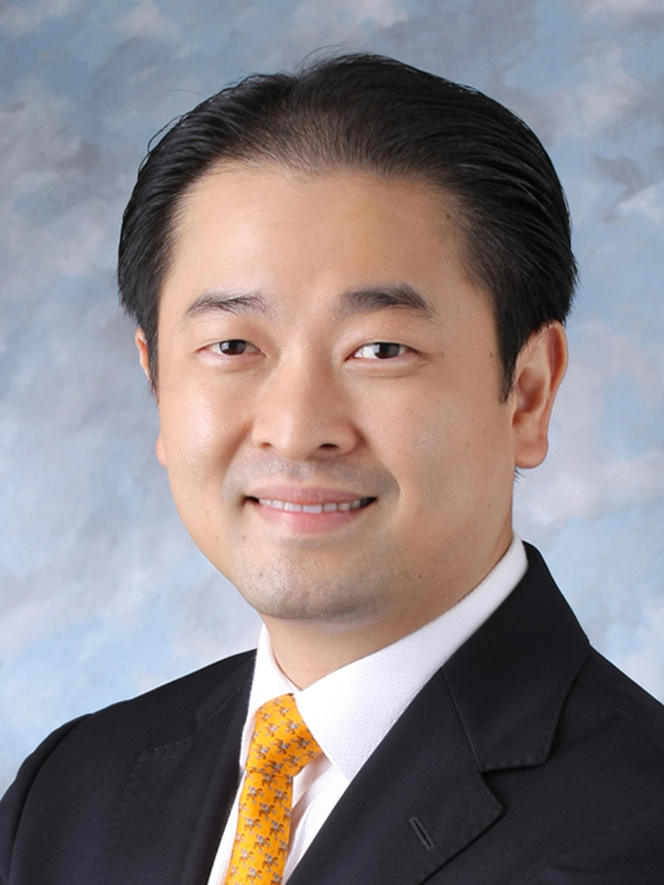 Alumni Awards - Kellogg-HKUST Executive MBA Program